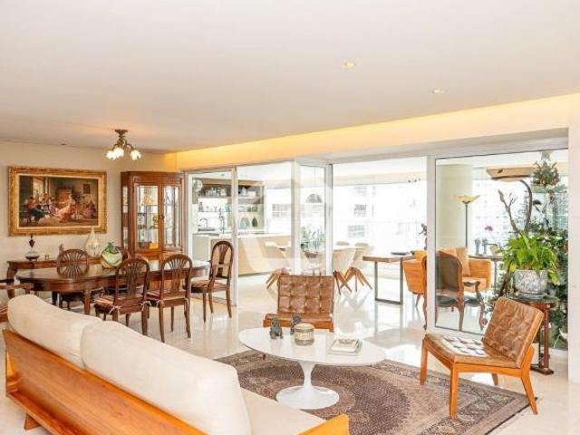 Apartamento em Moema