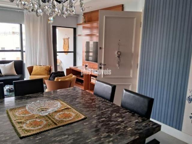 Apartamento em Moema c/ 3 quartos sendo 1 suite,andar alto com terraço