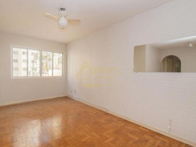 Apartamento em Moema com 02 dormitorios