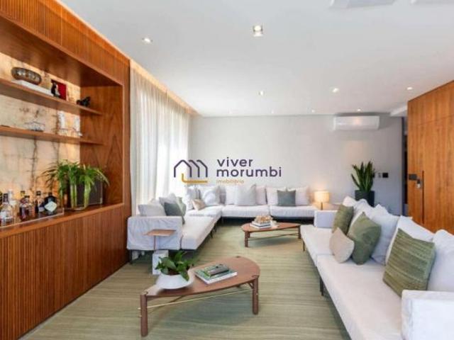 Apartamento em Moema com 210 m2. 3 dormitórios. 3 suites