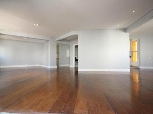 Apartamento em Moema com 244m², 3 Suítes, 3 Vagas à Venda por R$ 4.450.000,00 ou