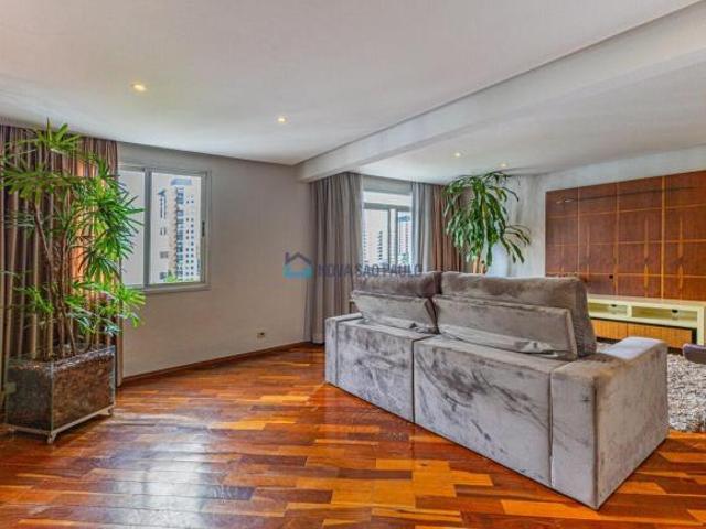 Apartamento em Moema com 2 quartos, 1 suíte e 110 m², 1 vaga