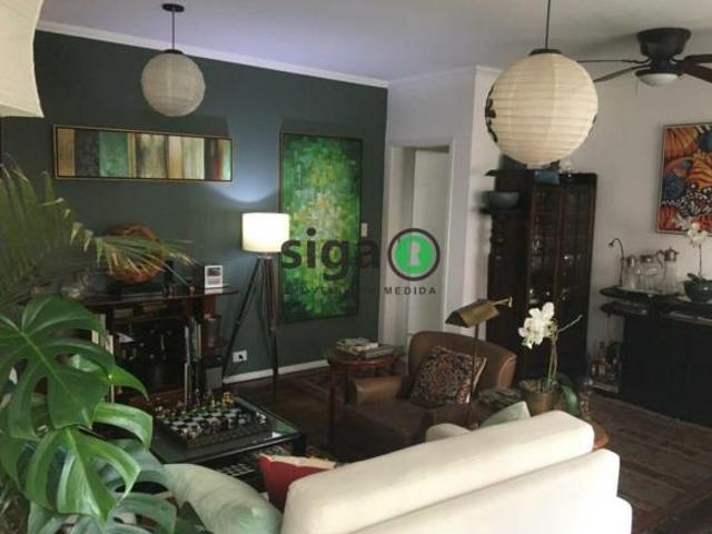 Apartamento em Moema de 3 Quartos com 1 Vaga 110m² à Venda
