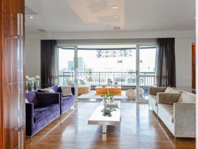 APARTAMENTO EM MOEMA: NOBREZA E LUXO!