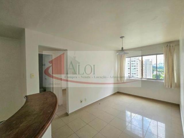 Apartamento em Moema Pássaros 40 m² com 1 vaga andar alto Fora de rota Para reforma Ideal para morar