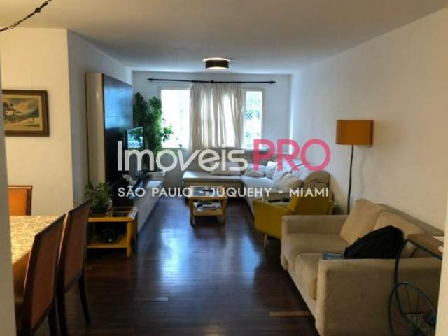 Apartamento em Moema Pássaros com 126m², 3 quartos e 1 vaga em rua arborizada e tranquila