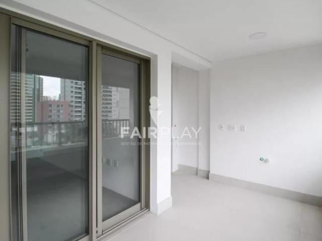 Apartamento em Moema, são 80m de area util, 2 suítes, 1 vaga de garagem !