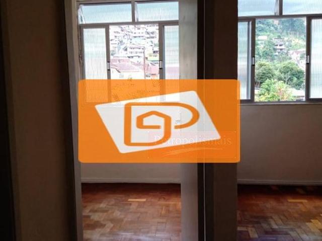 Apartamento em Mosela, Petrópolis/RJ de 0m² 1 quartos à venda por R$ 161.900,00 ou para locação R$ 850,00/mes