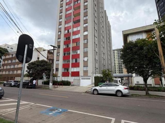 APARTAMENTO EM ÓTIMA LOCALIZAÇÃO NO PORTÃO