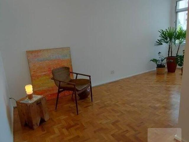 Apartamento em ótima localização com 2 dormitórios, acesso fácil ao Parque da Água Branca Perdizes