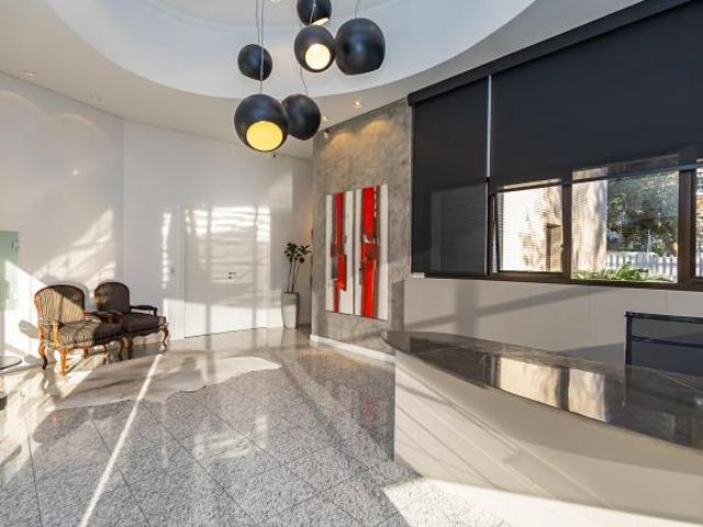 APARTAMENTO EM ÓTIMA LOCALIZAÇÃO COM LINDA VISTA E EXTREMANETE ENSOLARADO