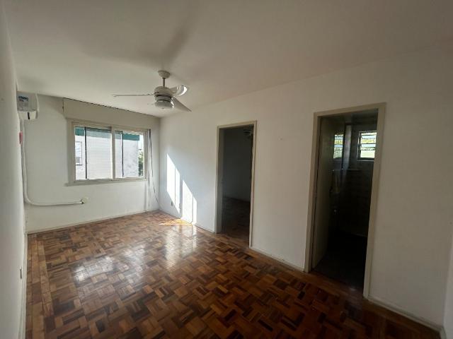 Apartamento em Passo da Areia, Porto Alegre/RS de 42m² 1 quartos à venda por R$ 204.000,00