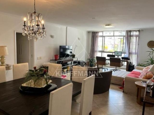 Apartamento em Perdizes á venda de 3 Dormitórios 1 Suíte, 1 Vaga, 172m² de Á.Ú
