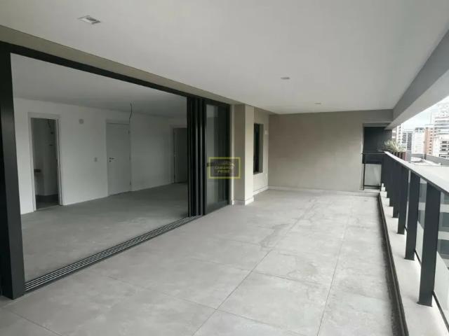 Apartamento em Perdizes com 156 metros de área útil, para venda
