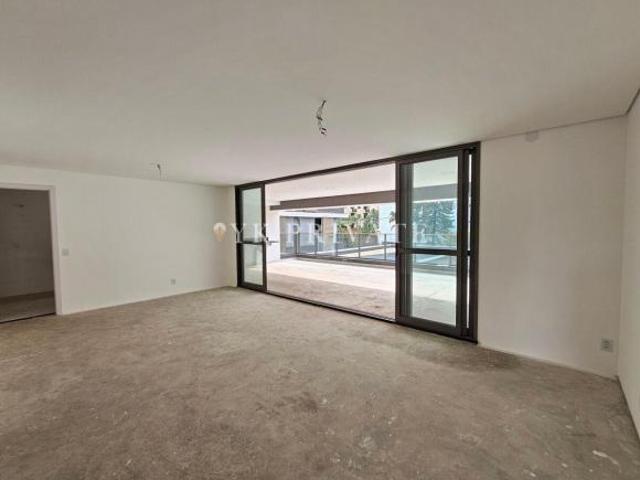 Apartamento em Perdizes Garden de 277m² com 4 dormitórios sendo 2 suítes e 4 vagas à venda