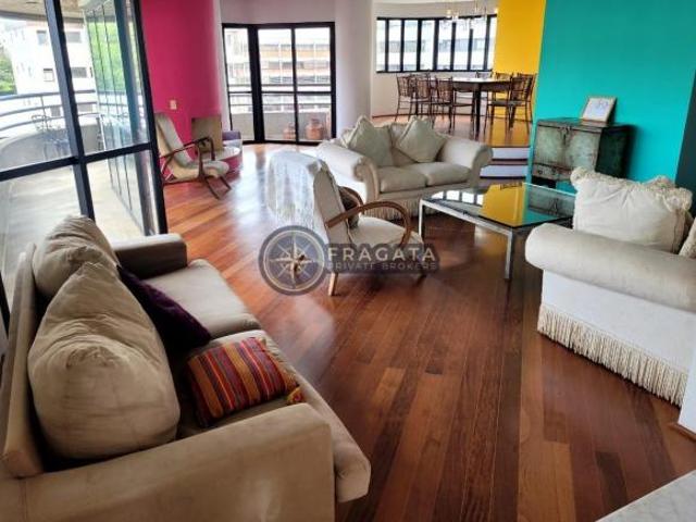 Apartamento em Perdizes SP 3 suites 4 vagas com 160 m² localização privilegiada