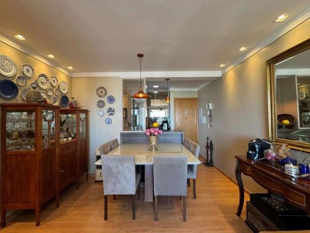 Apartamento em Petrópolis, Londrina/PR de 78m² 3 quartos à venda por R$ 725.000,00