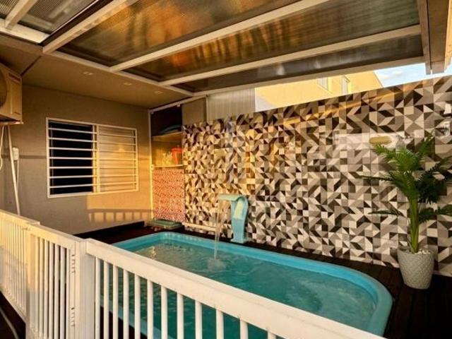 Apartamento à Venda em Guaratuba com 2 Dormitórios 48m²