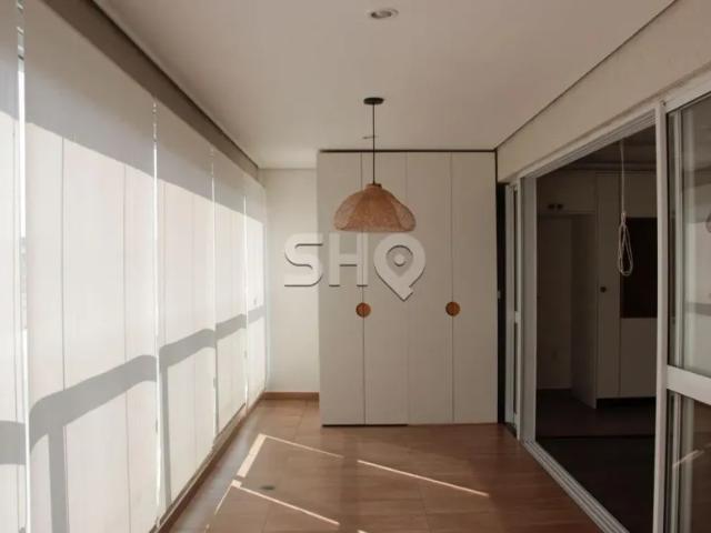 Apartamento em Pinheiros com 2 dormitórios e 1 vaga