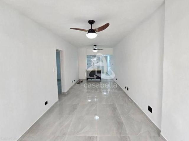 Apartamento em Ponta da Praia, 2 dormitórios, totalmente reformado, 1 vaga Santos/SP