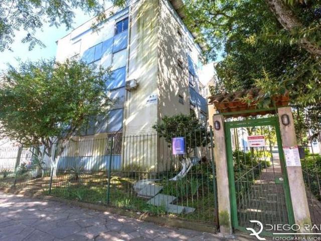 Apartamento em Porto Alegre: 3 Quartos, R$189mil, Reformado