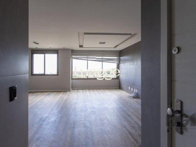 Apartamento em Porto Alegre, no bairro Cavalhada, com 3 dormitório s, e 3 banhe