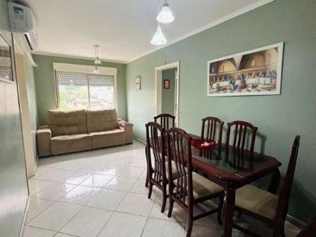 Apartamento em Porto Alegre, no bairro Cristal, com 2 dormitório s, e 2 banheiros, à venda
