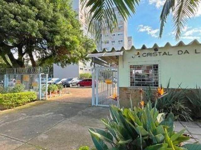 Apartamento em Porto Alegre, no bairro Cristal, com 2 dormitório s, 1 vaga por