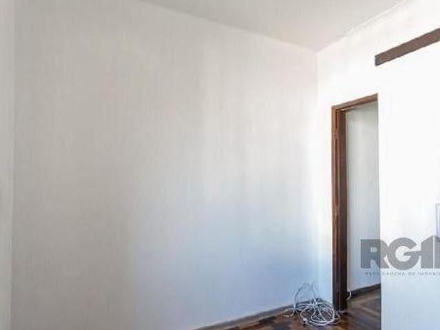 Apartamento em Porto Alegre, no bairro Santo Antônio, à venda