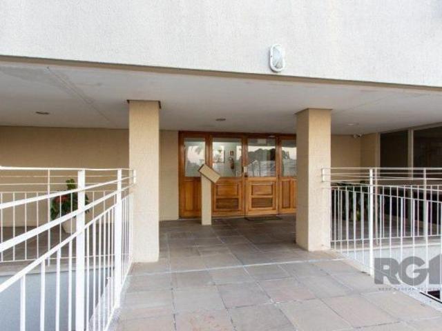 Apartamento em Porto Alegre, no bairro Tristeza, com 2 dormitório s, e 2 banhei