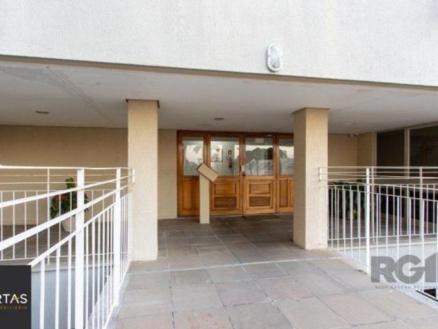 Apartamento em Porto Alegre, no bairro Tristeza, com 2 dormitório s, e 2 banhei