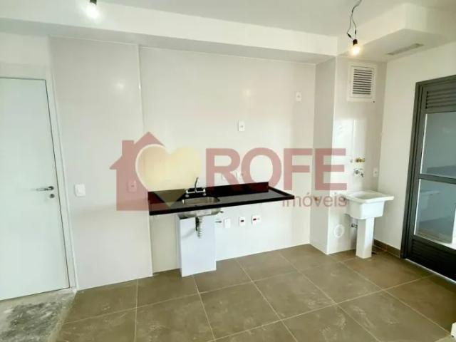 Apartamento em prédio novo à venda em Pinheiros. São 77 m² com 2 suítes e 1 vaga e ao lado do metrô