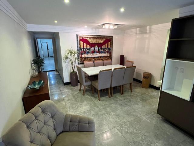 Apartamento em Praia da Costa, Vila Velha/ES de 235m² 4 quartos à venda por R$ 1.299.900,00