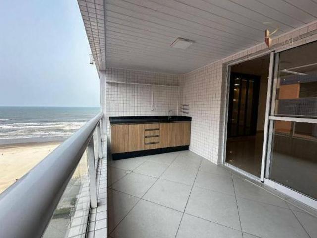 Apartamento em Praia Grande com 2 Dormitórios Prédio Frente Mar