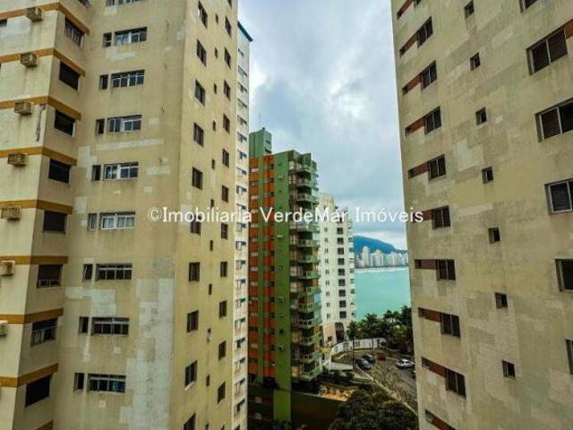 Apartamento em prédio frente ao mar na praia da Astúrias Guarujá