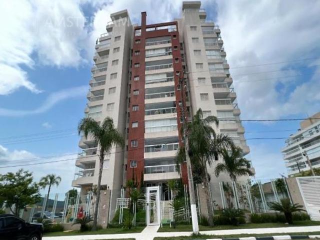 APARTAMENTO EM PRÉDIO FRENTE AO MAR, SOL NASCENTE E COM VISTA AO MAR