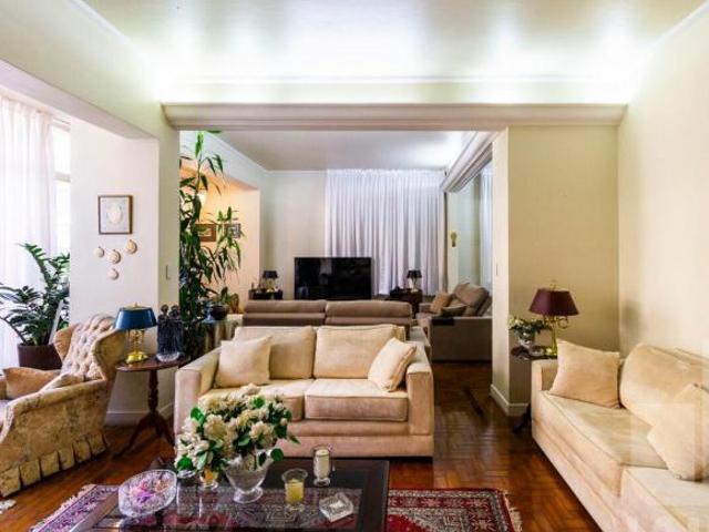 Apartamento em Predio Iconico com 04 dormitórios sendo 01 suíte e 01 vaga Higienópolis