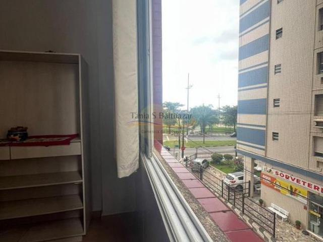 Apartamento, em Prédio na Avenida da Praia Bairro Pompéia, em Santos/SP
