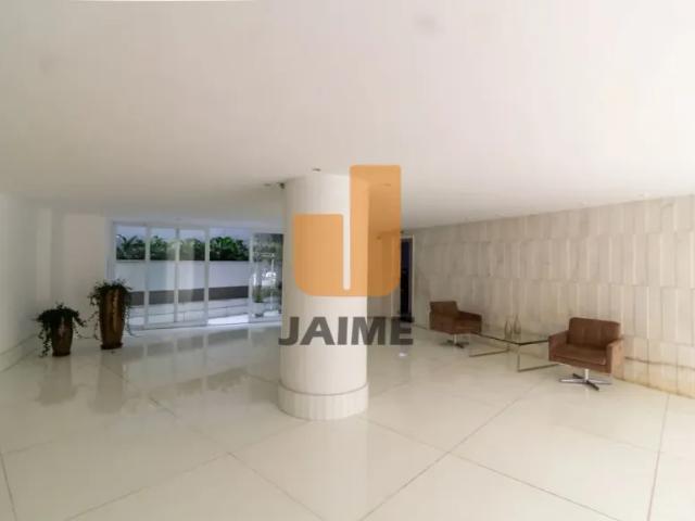 Apartamento em área nobre com 3 dormitórios sendo 3 suítes e 6 vagas Higienópolis