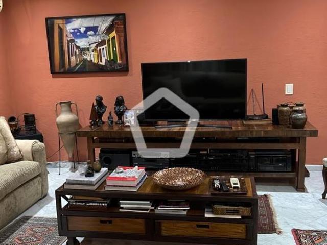 Apartamento em Real Parque