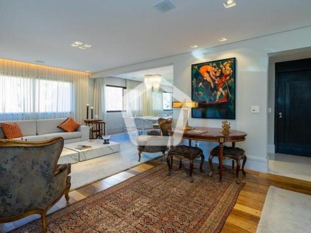 Apartamento em Real Parque