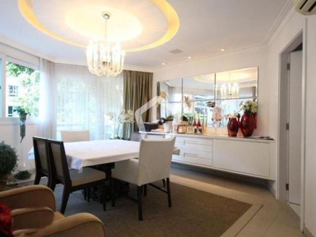 Apartamento em Real Parque