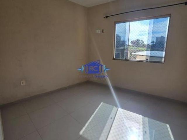 Apartamento em regiao central.. Terceiro andar portao eletronico e interfone.. 02 Quartos, sala