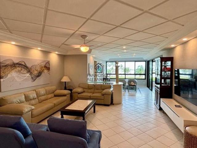 Apartamento em Riviera de São Lourenço