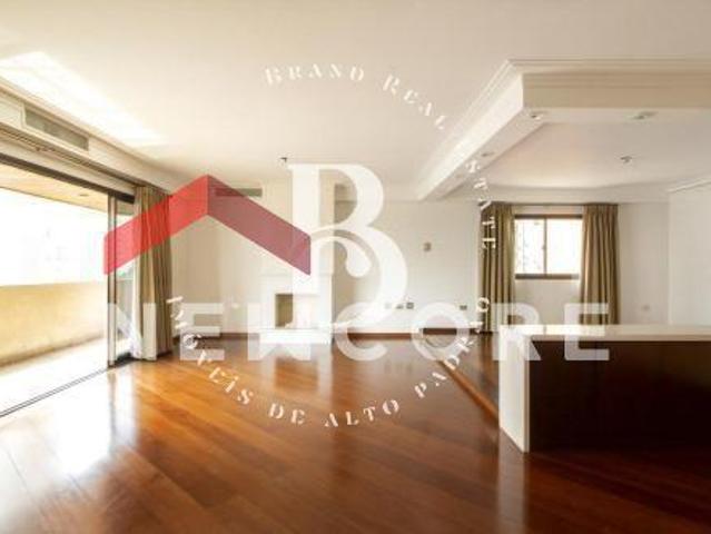 Apartamento em Rua Canário Moema São Paulo/SP