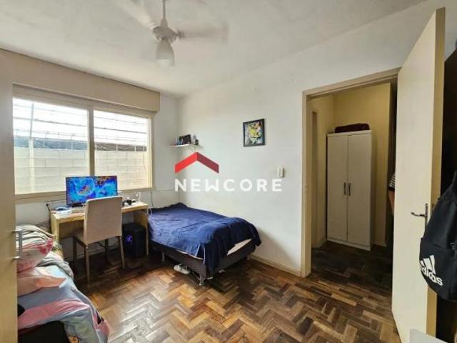 Apartamento em Rua Carlos Estevão Jardim Leopoldina Porto Alegre/RS