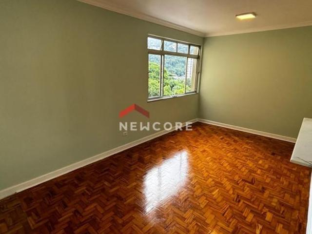 Apartamento em Rua Cyra José Menino Santos/SP