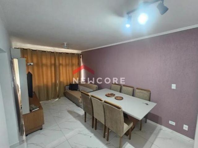 Apartamento em Rua Cyra José Menino Santos/SP