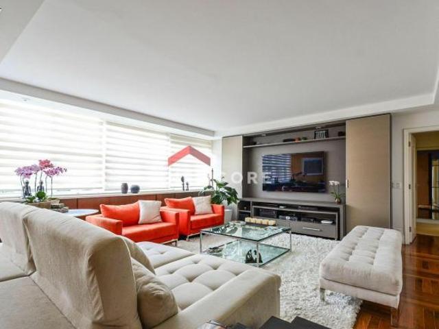 Apartamento em Rua André Fernandes Jardim Europa São Paulo/SP