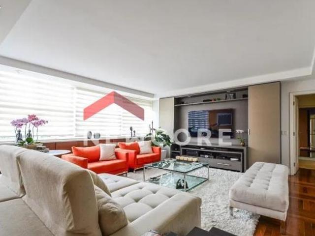 Apartamento em Rua André Fernandes Jardim Europa São Paulo/SP